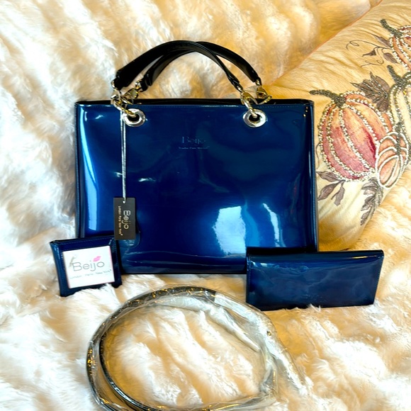 Beijo | Bags | Nwt Beijo Handbag Used Matching Wallet And Care Card ...